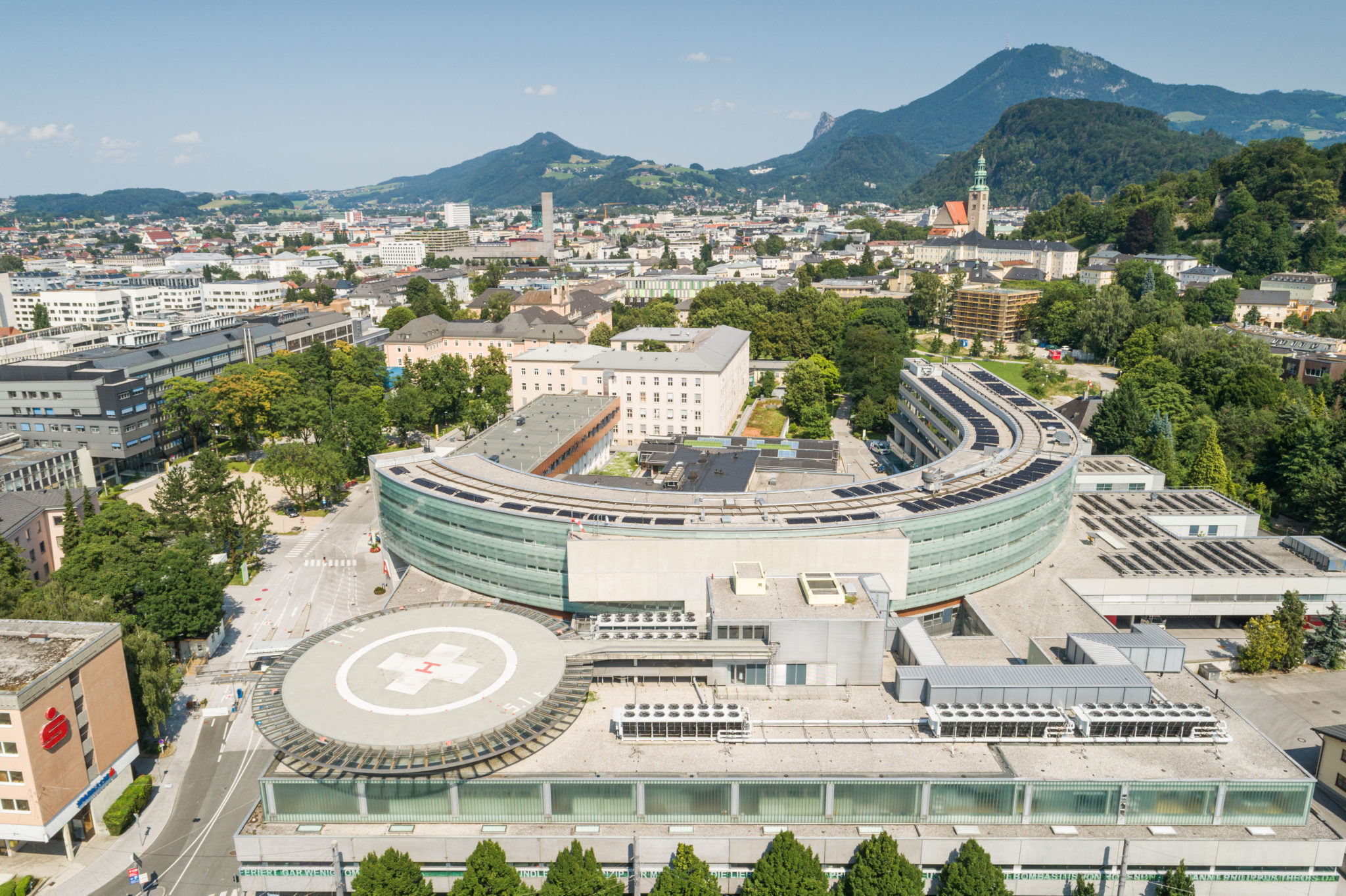 Landeskrankenhaus Salzburg - Universitätsklinikum der PMU - klinikguide ...